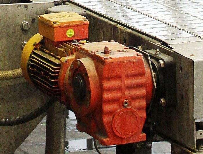 The Rolling Showdown: Belt vs. Roller Conveyor Systems - Technical Articles